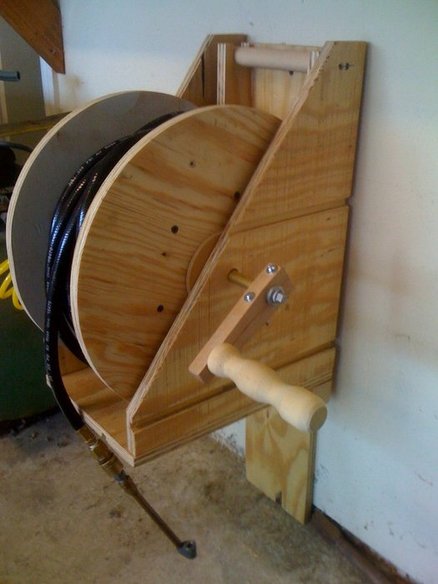Repurposed Wire Spool Furniture Ideas - diy wire spool Air hose reel ...